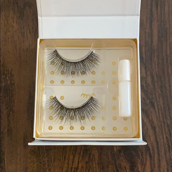 Battington Beauty | Makeup | Harlow 3d Silk Lashes | Poshmark